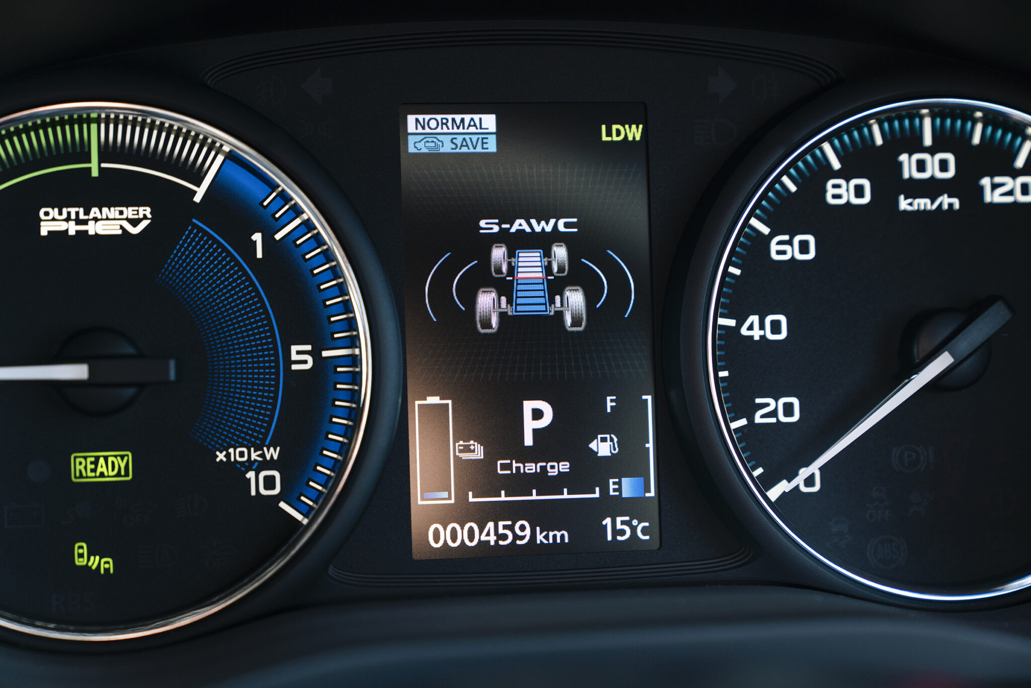 Mitsubishi Outlander GSR PHEV review - EV Central