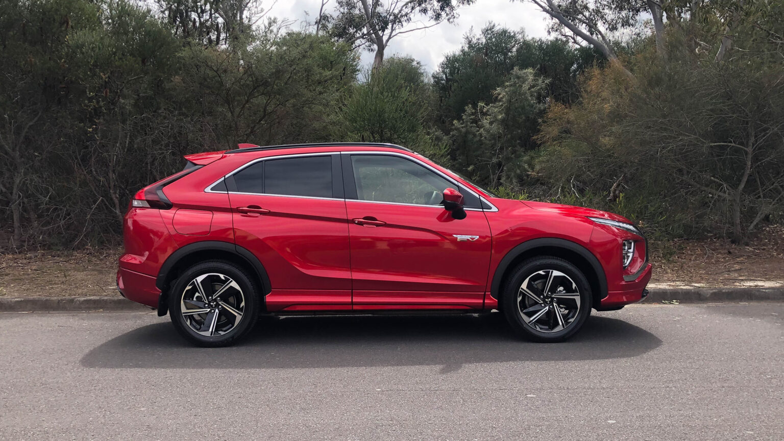 Mitsubishi Eclipse Cross Plug-in Hybrid EV review – EV Central