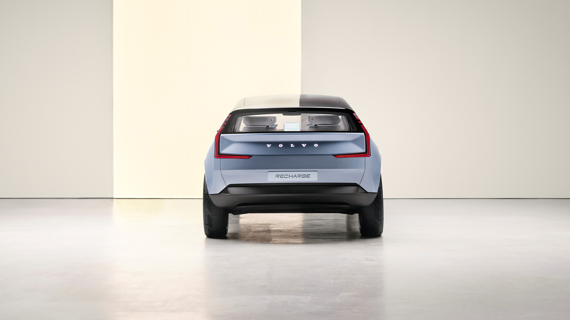 Volvo Concept Recharge showcases new SUV look, sustainable materials ...