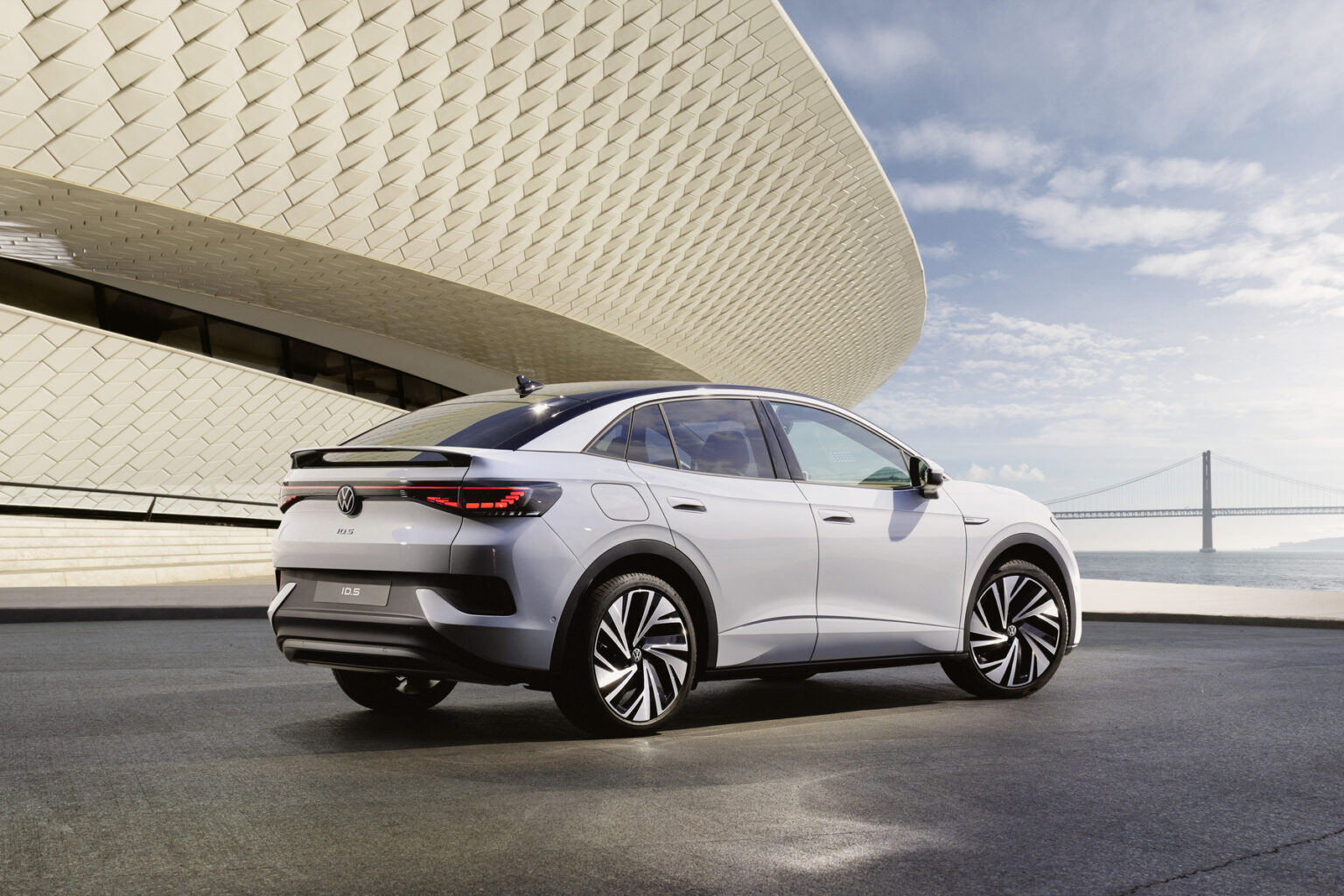 Volkswagen ID.5 and ID.5 GTX expand electric SUV family - EV Central