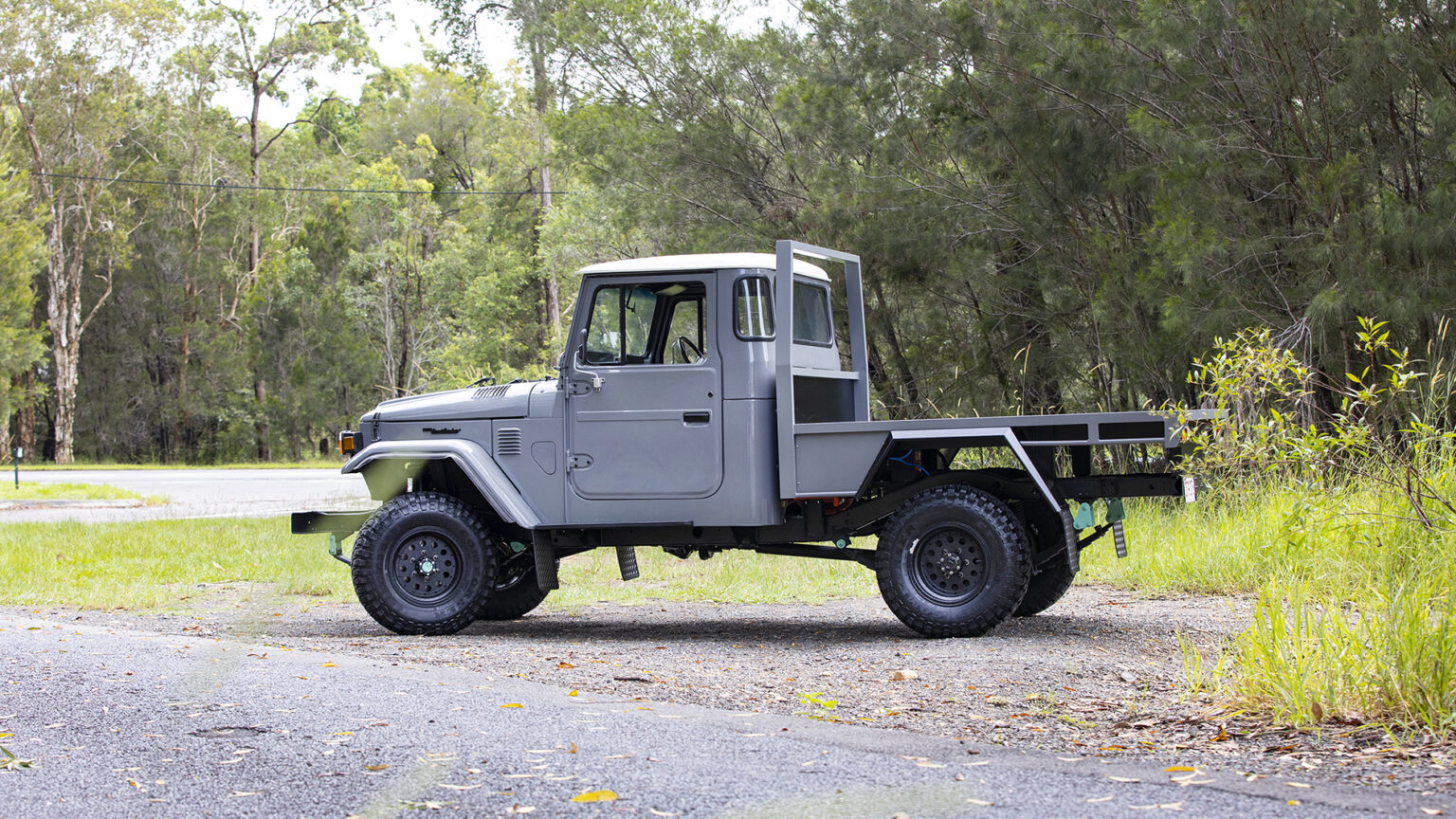 Electromod 40-Series Toyota LandCruiser goes wild - EV Central