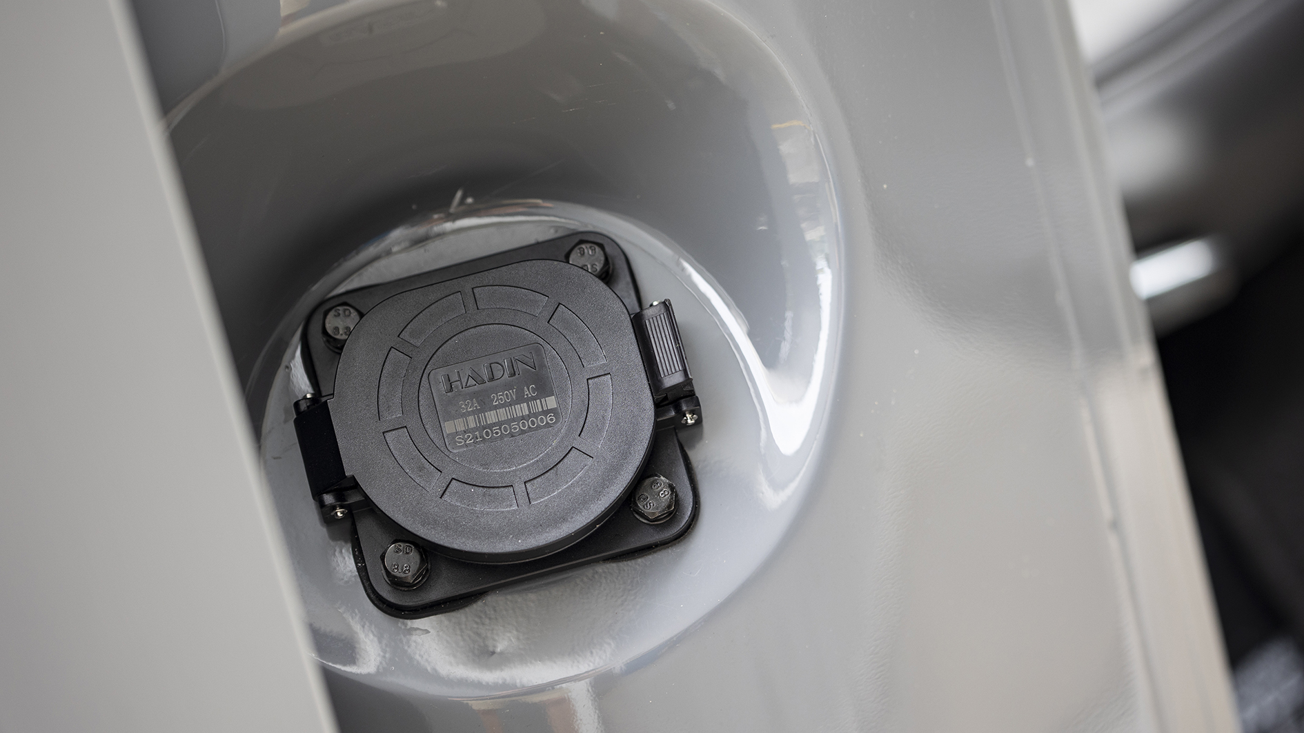 Electromod 40-Series Toyota LandCruiser goes wild - EV Central