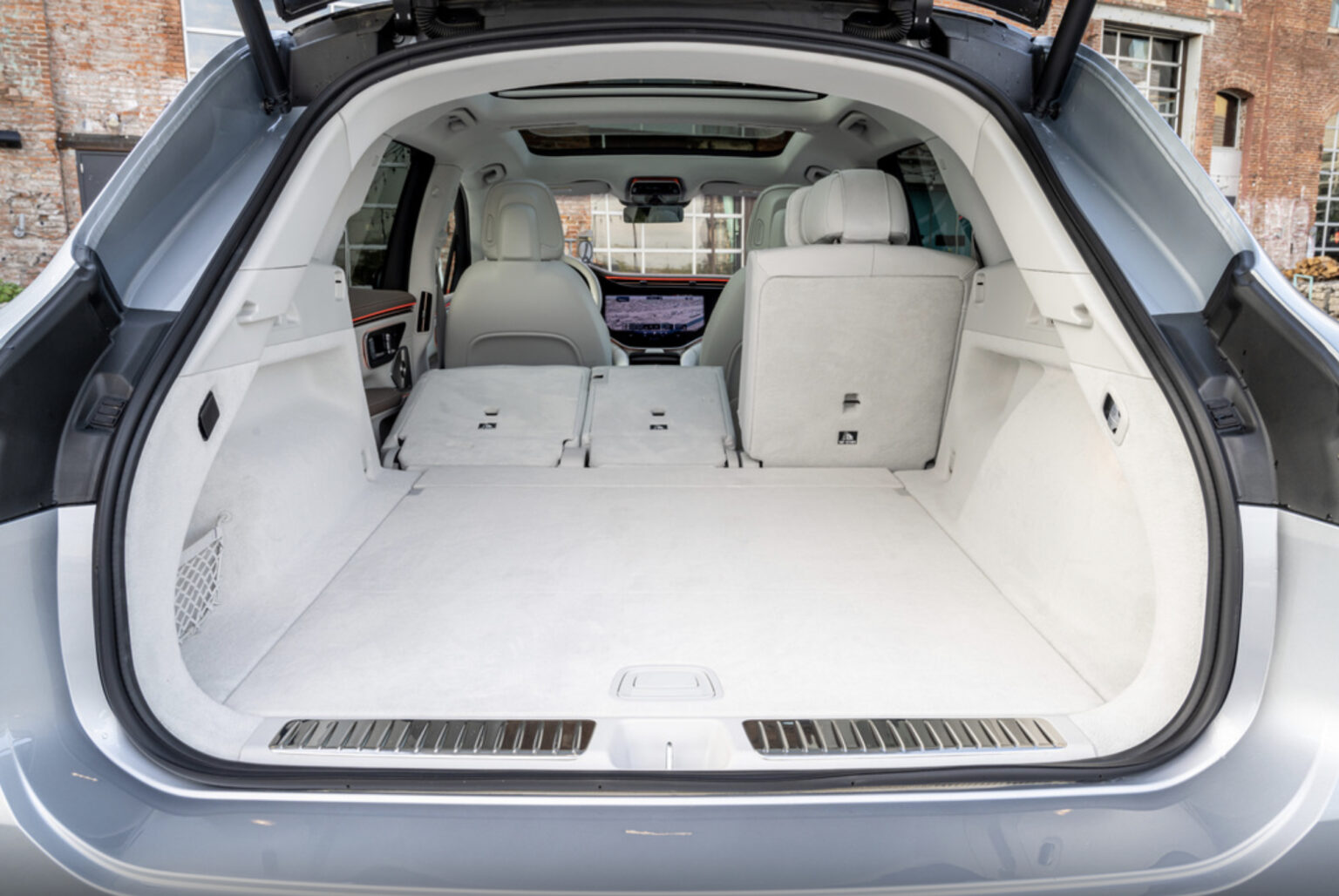 Mercedes-Benz EQS SUV review: Large seven-seat EV steps up the opulence ...