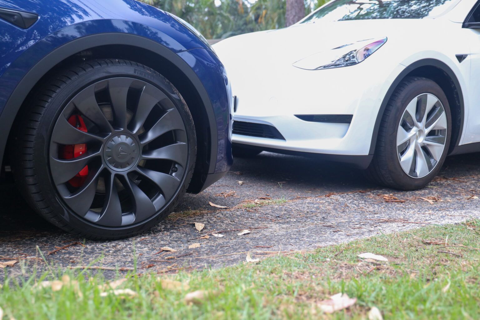 Tesla Model Y RWD vs Tesla Model Y Performance - EV Central