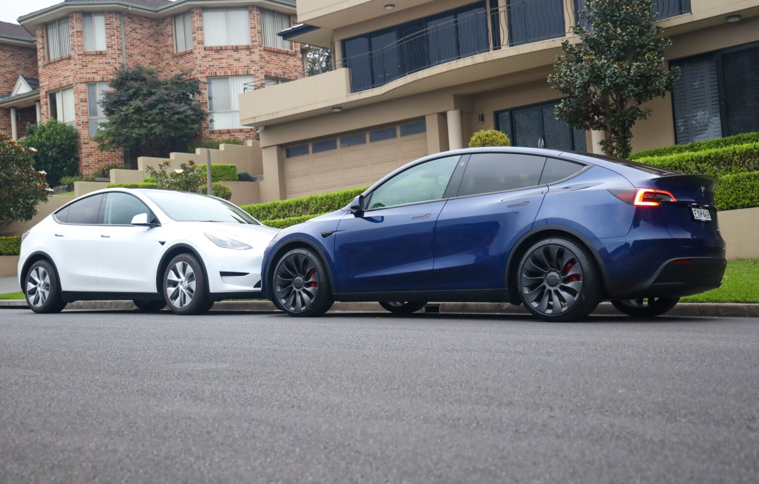 Tesla Model Y RWD vs Tesla Model Y Performance - EV Central