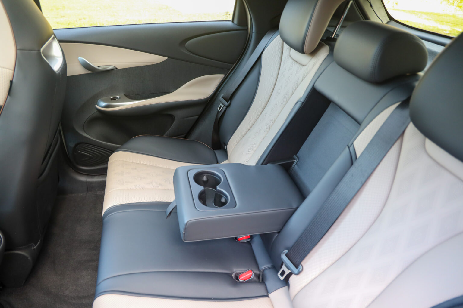 2024 BYD Dolphin Dynamic review: Australia's cheapest electric car ...