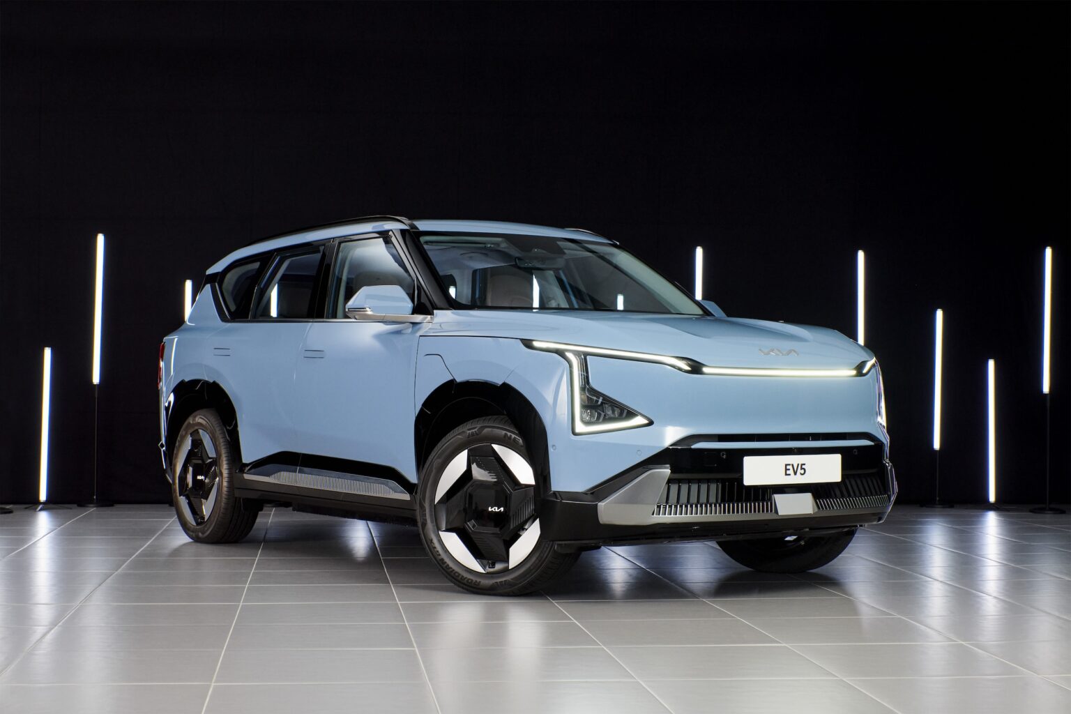 Is this Kia's Tesla and BYD beater at last? New Kia EV3 electric SUV to ...