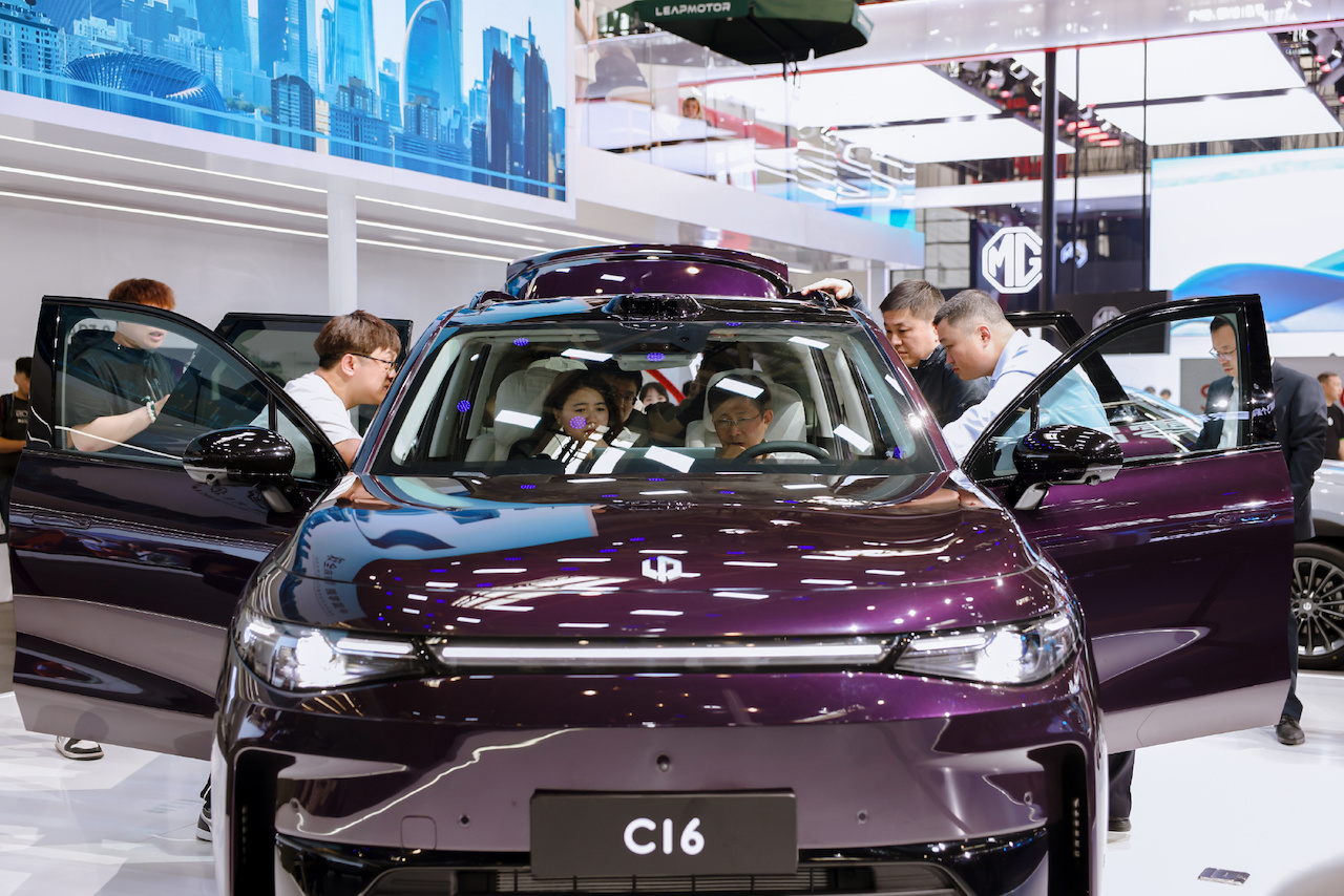 Beijing show: Aussie-bound Leapmotor shows off C16 three-row electric family SUV - EV Central
