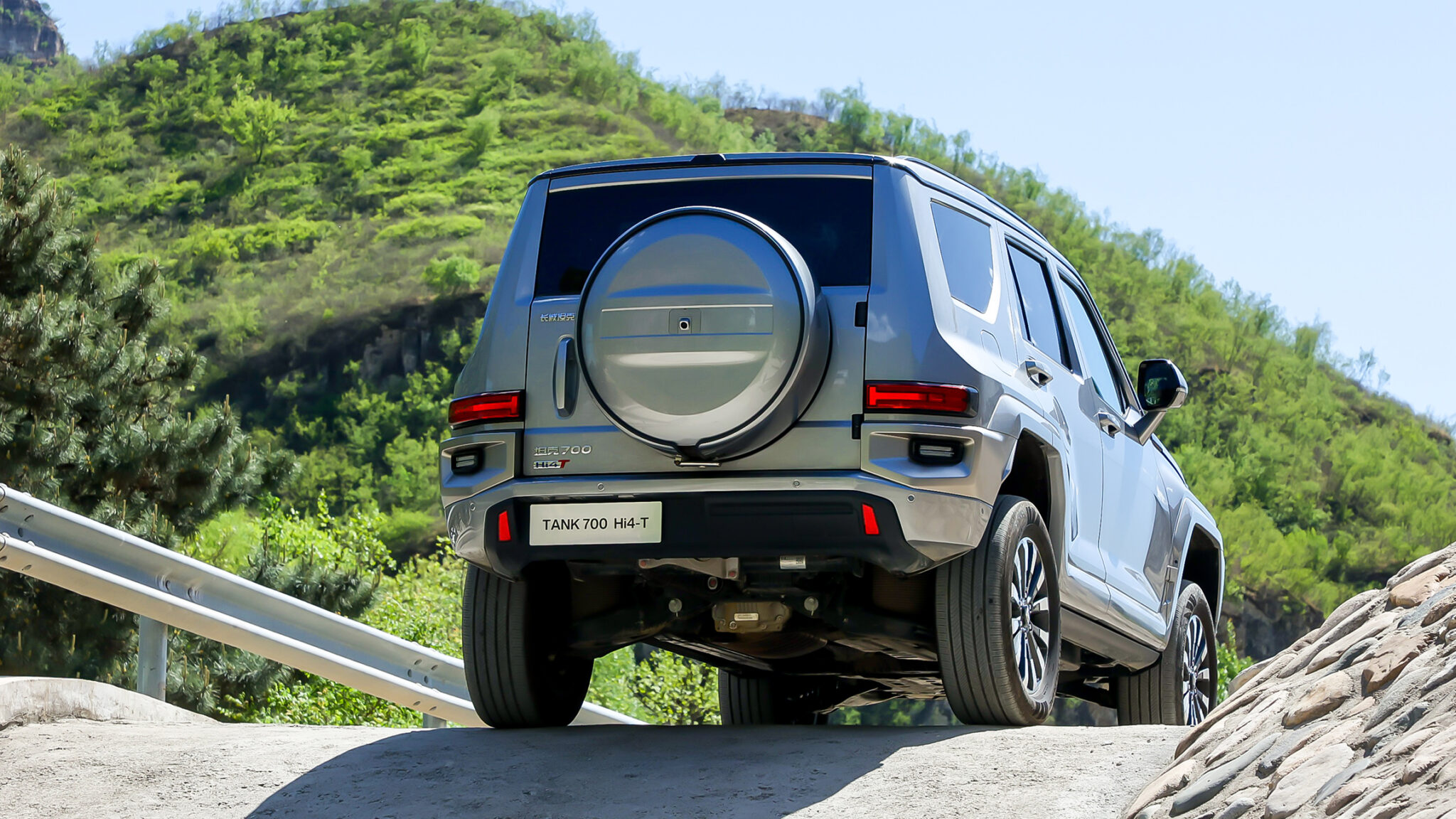 2024 GWM Tank 700 PHEV review: 385kW/800Nm 4x4 tested - EV Central