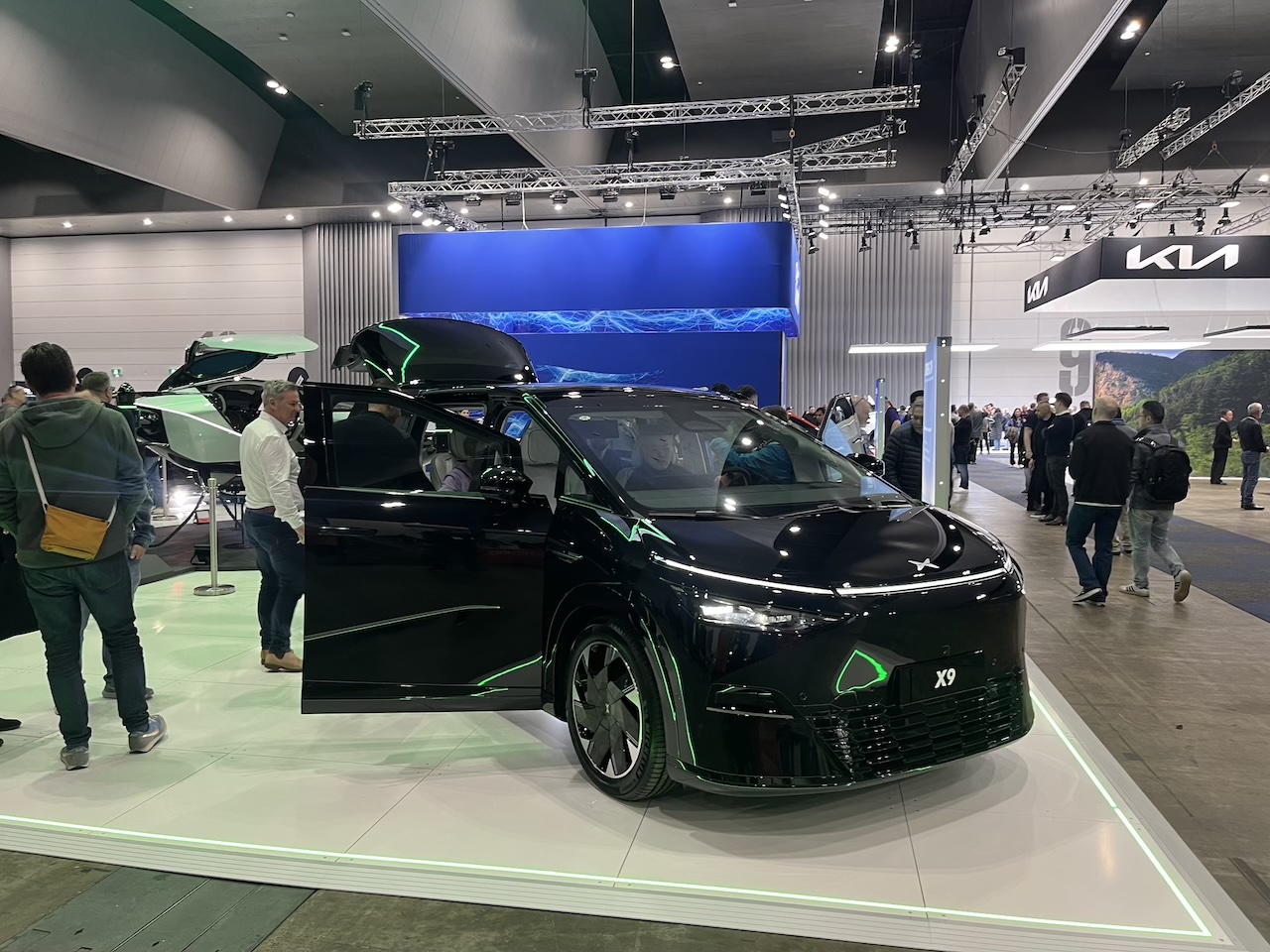 Roll out the network: XPeng confirms its first four Aussie showrooms as G6 mid-sized SUV ...