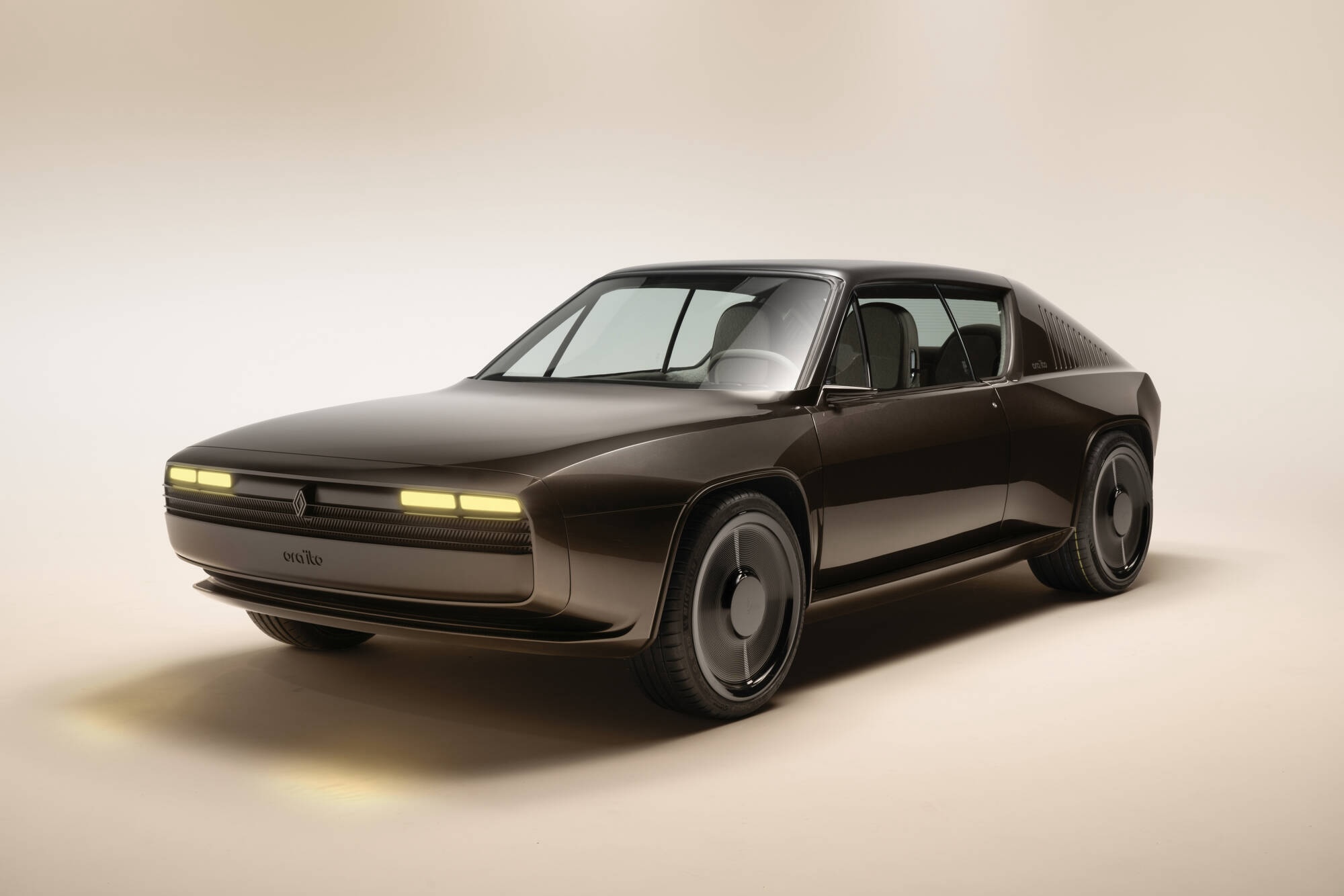 Sacre bleu! Retro Renault 17 Electric is proof the French brand is ...