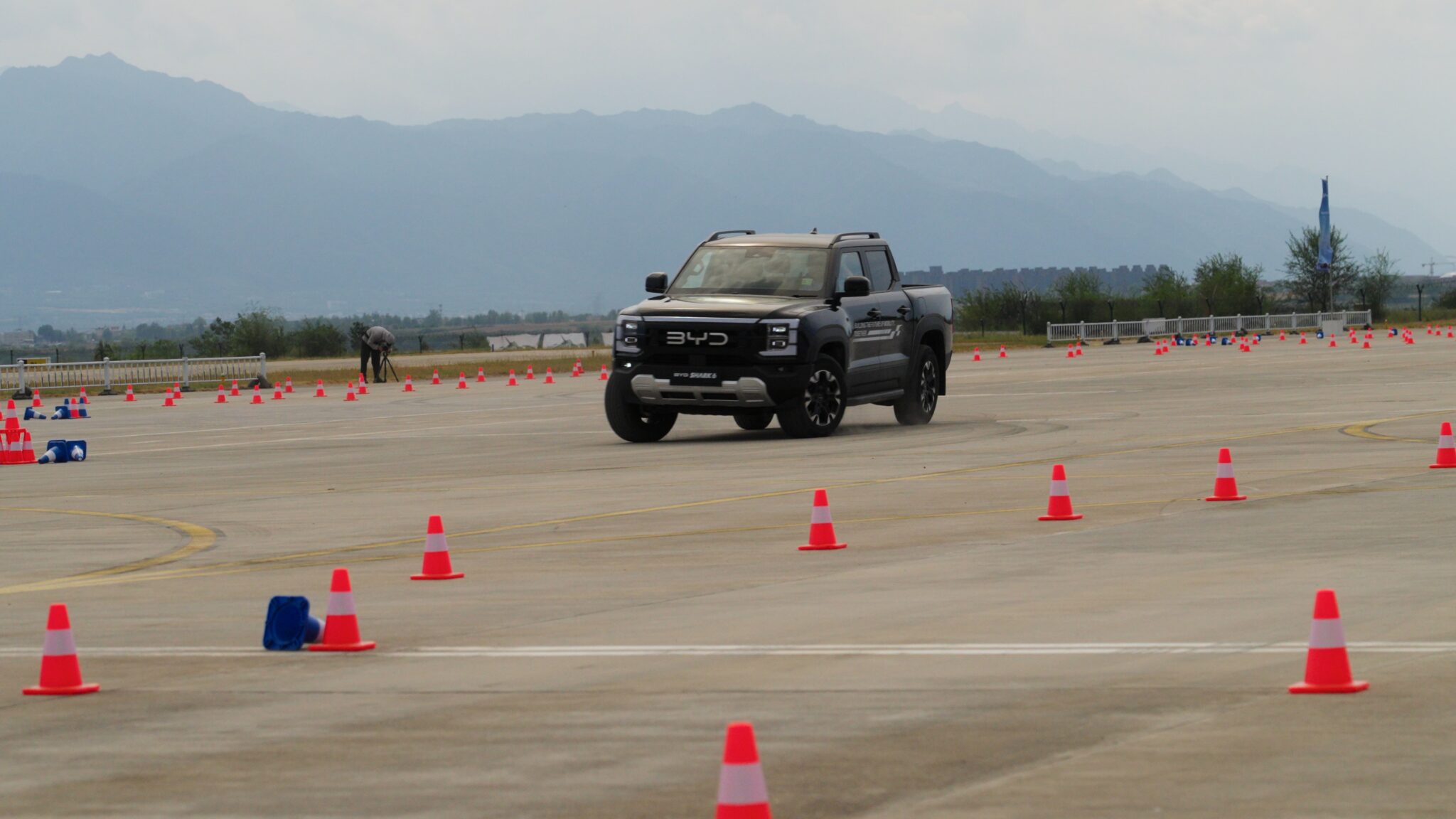2025 BYD Shark 6 review: Can the first PHEV ute take the workhorse ...