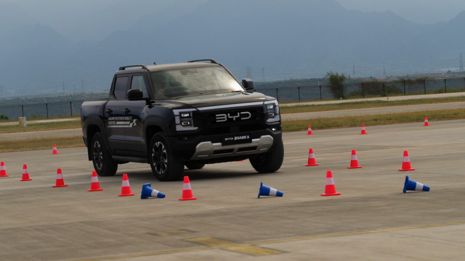 2025 BYD Shark 6 review: Can the first PHEV ute take the workhorse ...