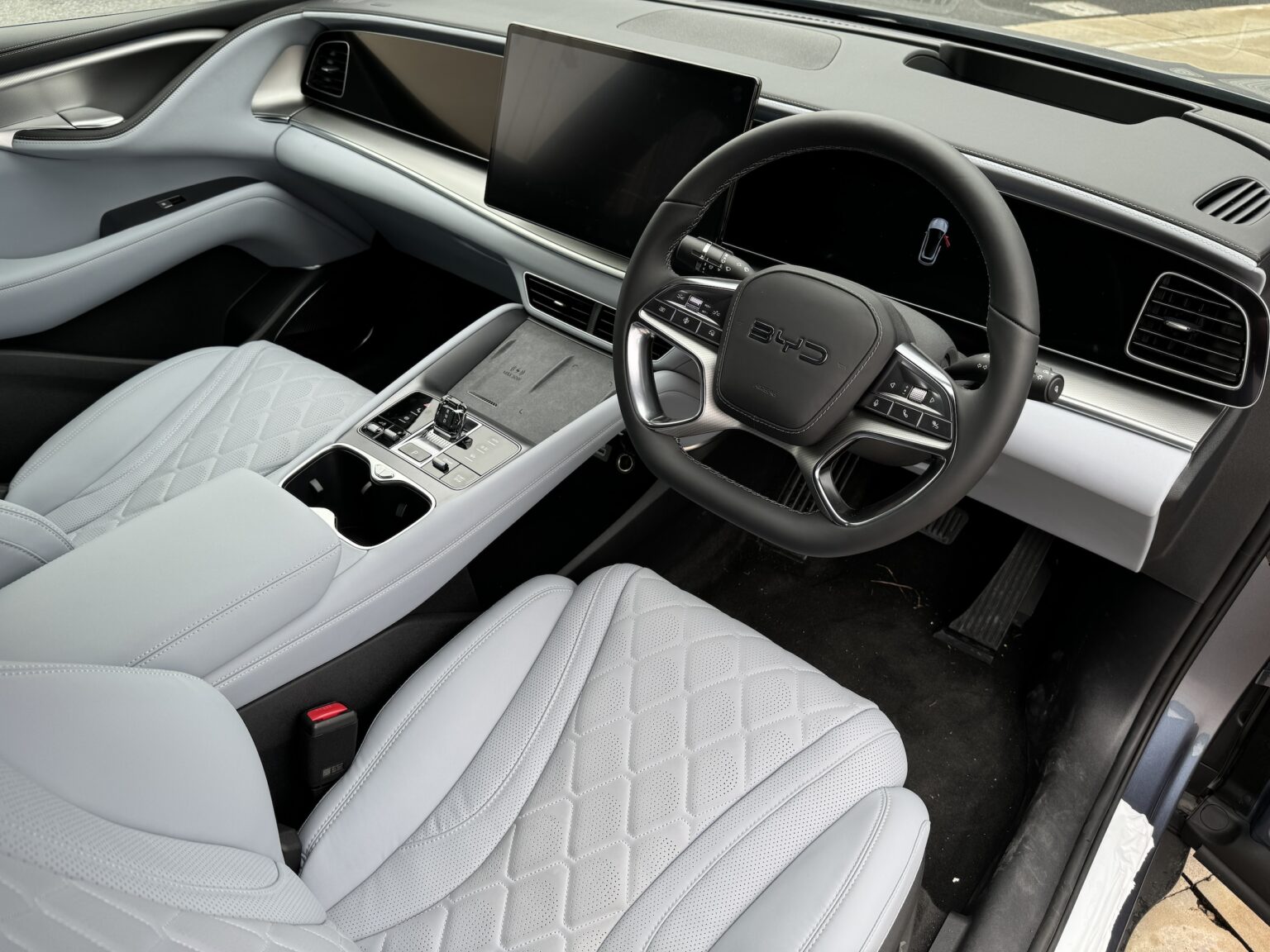 2025 BYD Sealion 7 review: Electric newcomer brings tech, space to ...