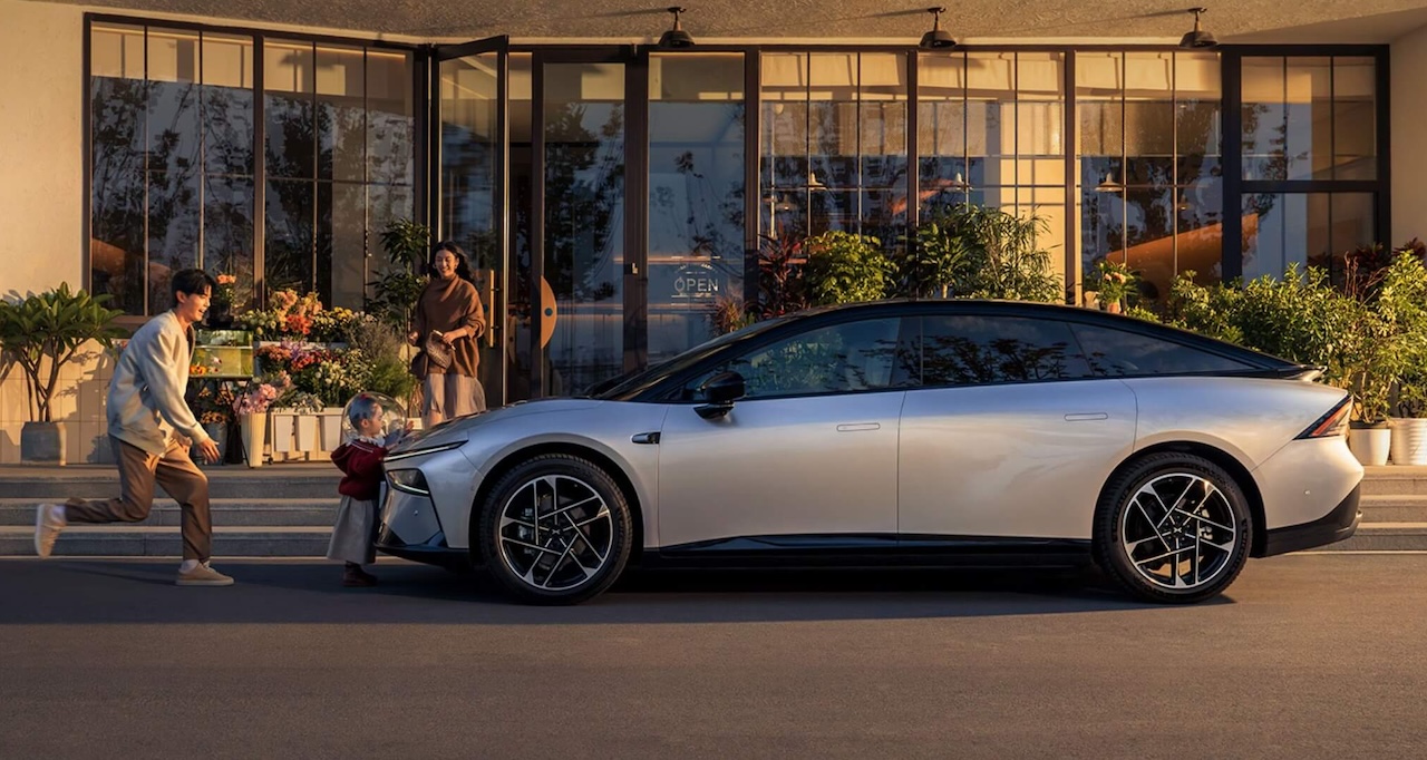 Model rush! XPeng confirms G6 AWD Performance, X9 people mover, updated ...