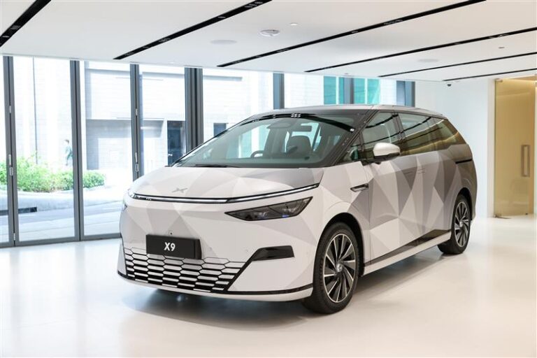 China’s XPeng reveals astounding roll-out of "more than a dozen" all ...