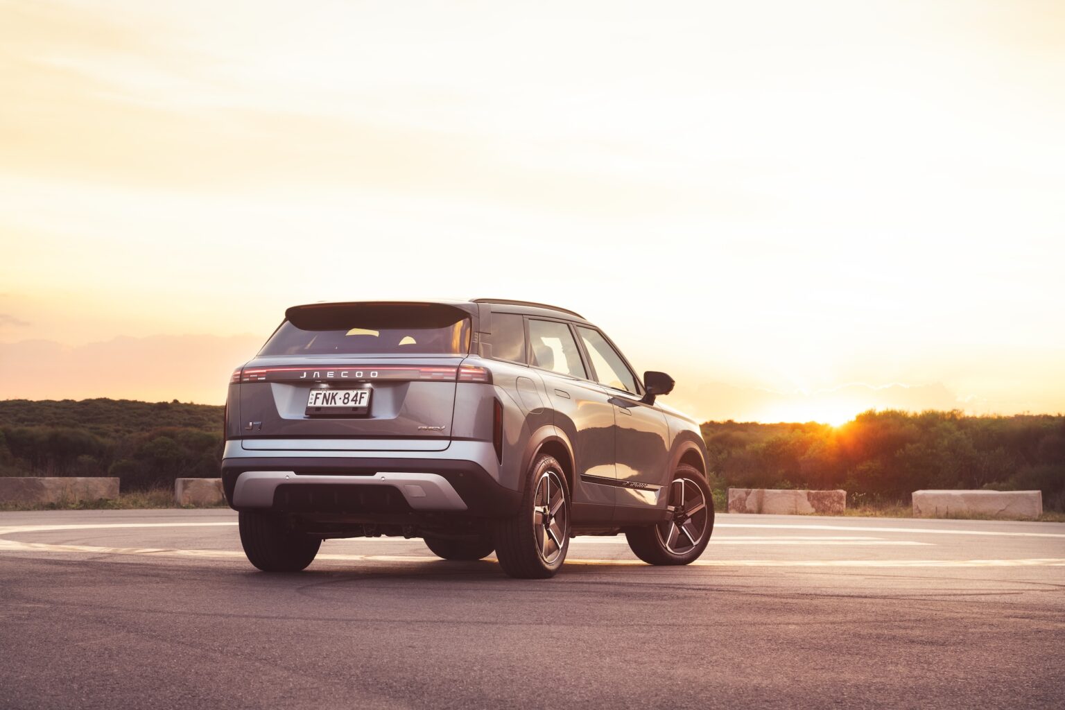 2025 Jaecoo J7 SHS Review: New plug-in BYD Sealion 6 rival is a budget-priced PHEV choice2025 ...