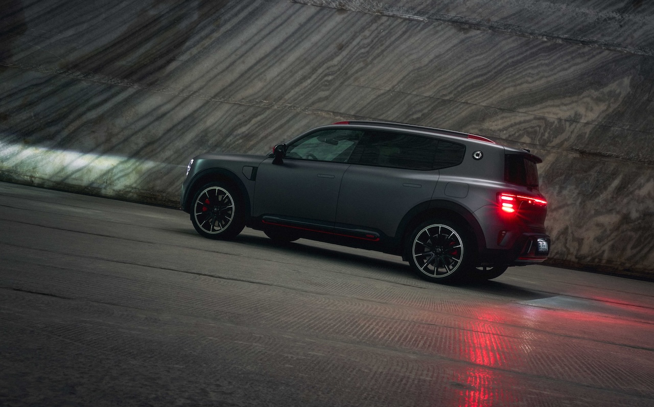 Get Smarter! Boxy 2025 Smart #5 Brabus squares up against the Tesla ...