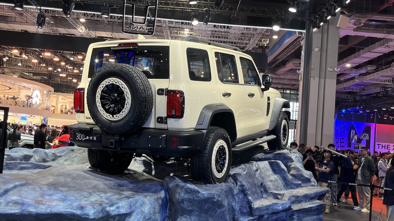 Who builds a new V8 engine in 2025 and why would they do it? GWM shocks ...