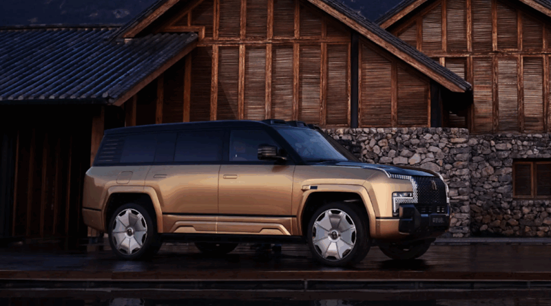 BYD introduces $300K 4x4 flagship! The Yangwang U8L can float, tank ...