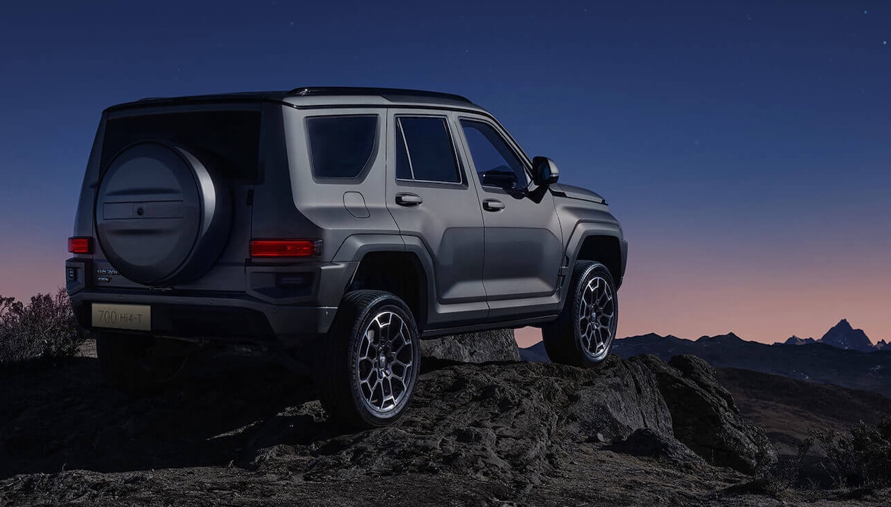 Massive 4500kg braked towing from a PHEV for close to $100K! Tank 700 ...