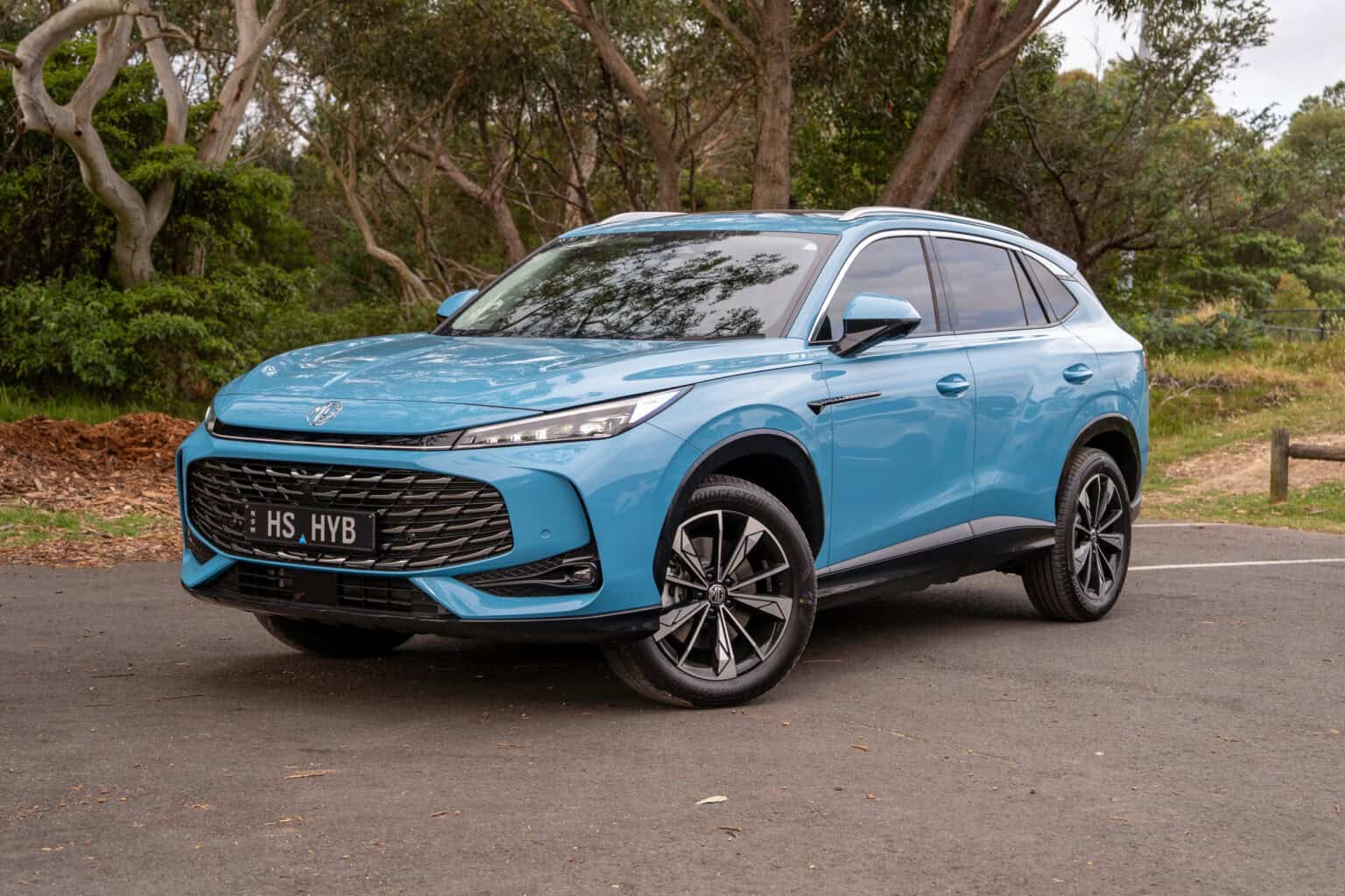 2025 MG HS Hybrid+ Review: New mid-sized SUV brings EV-heavy hybrid ...