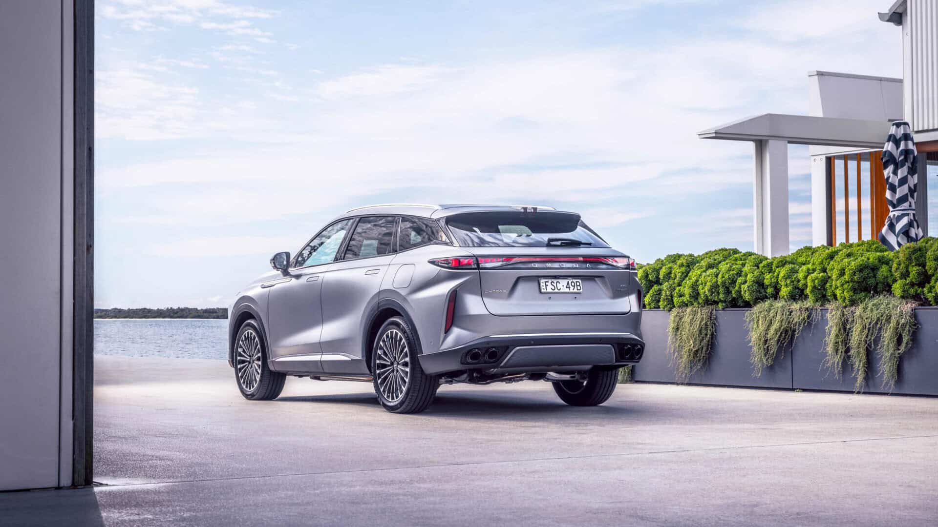 2025 Omoda 9 Review: New premium plug-in hybrid takes the fight to ...