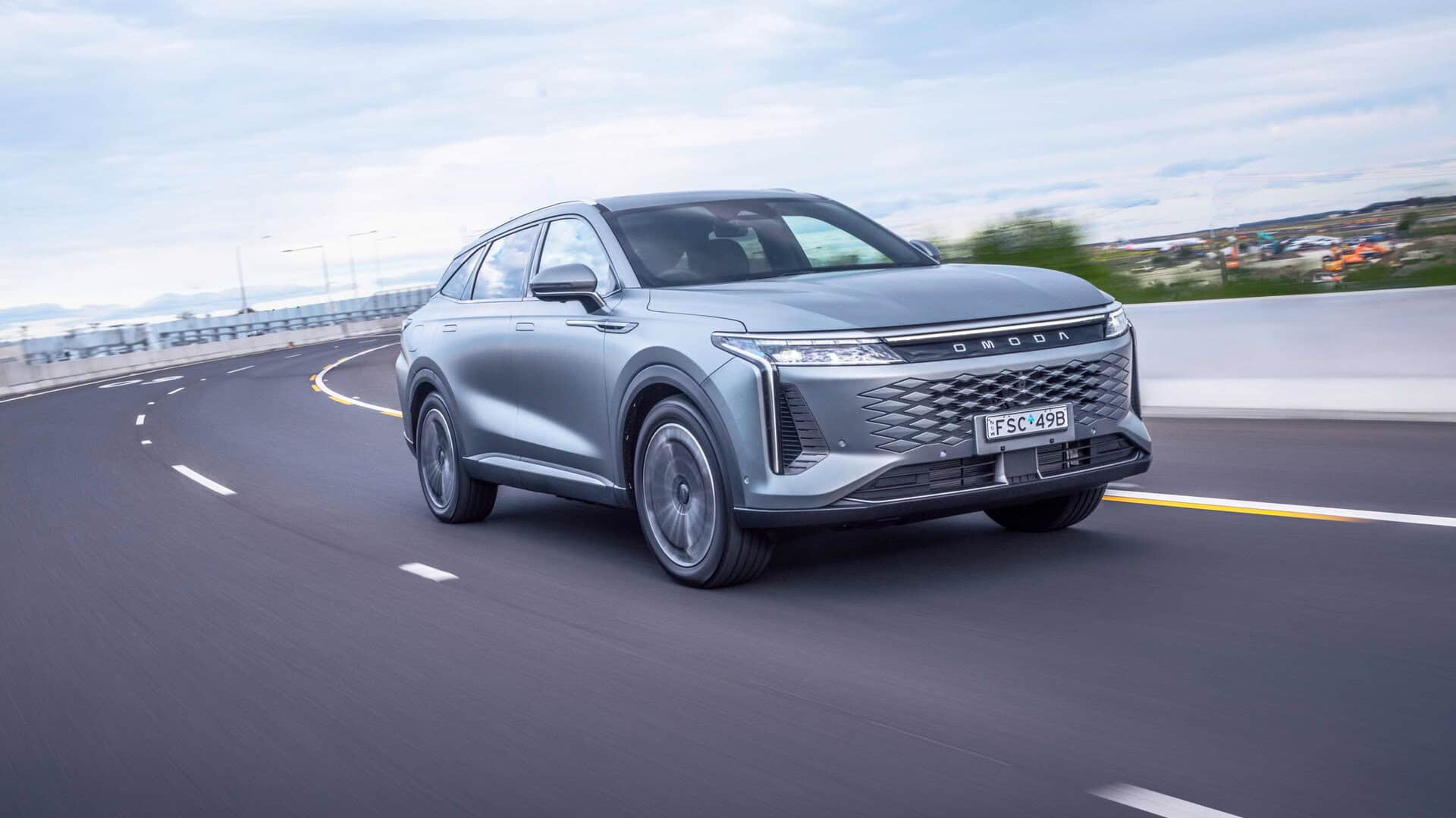 2025 Omoda 9 Review: New premium plug-in hybrid takes the fight to ...
