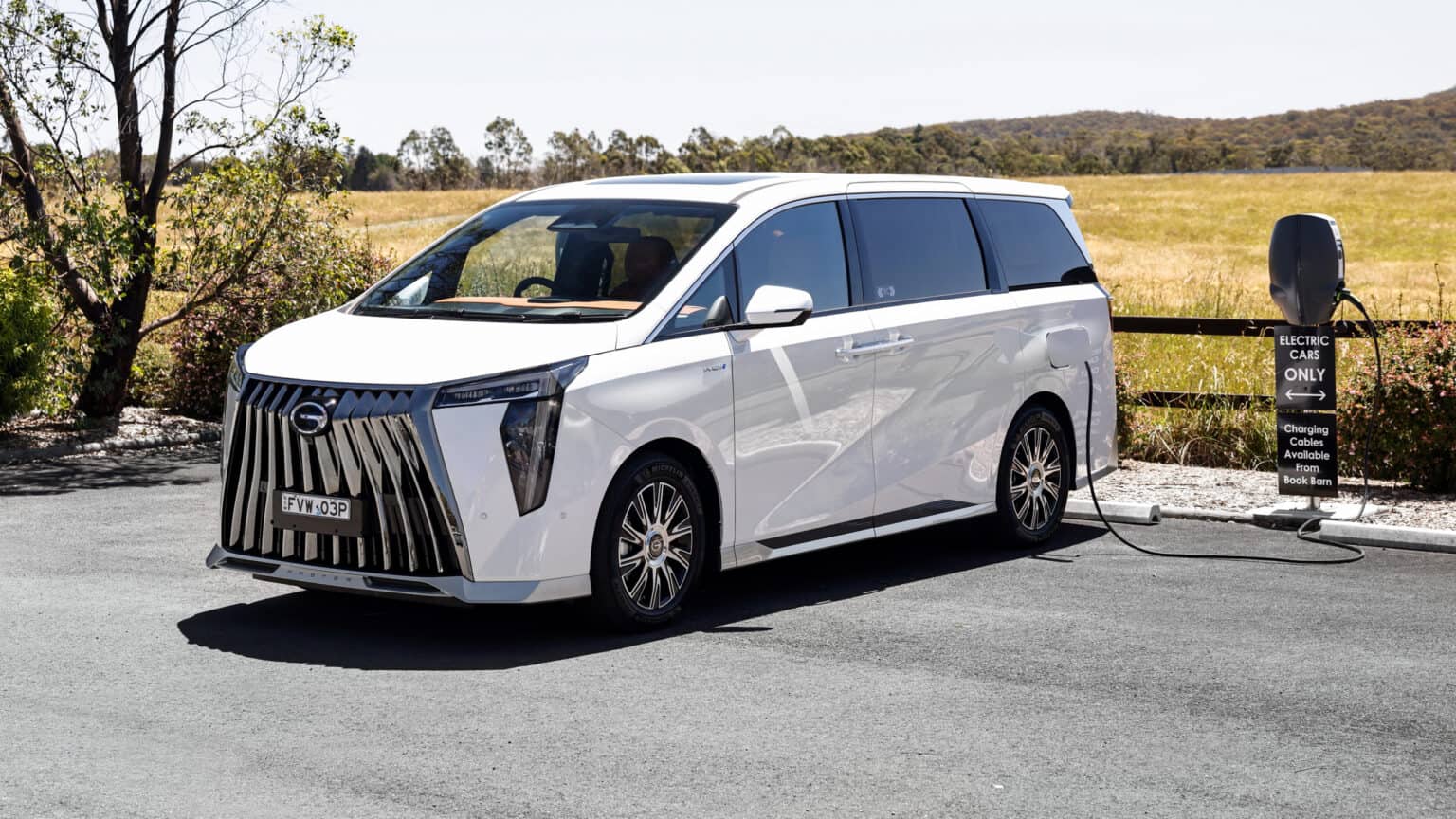 GAC M8 Review: Radical plug-in hybrid people mover brings the wow ...