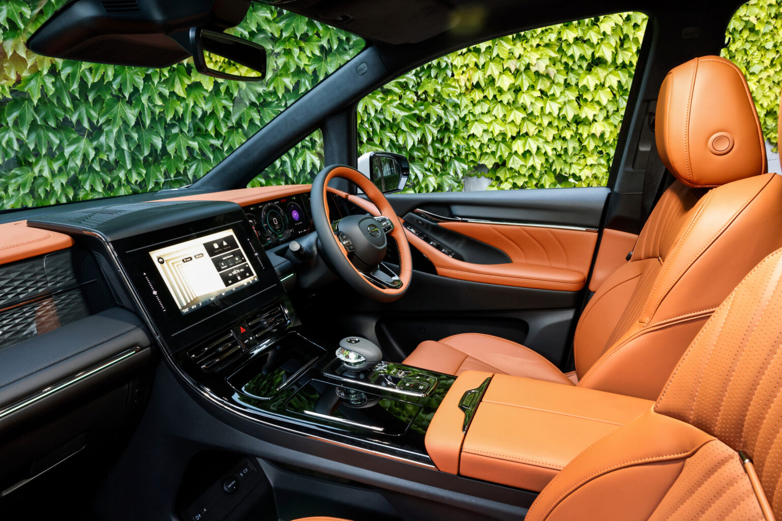 GAC M8 Review: Radical plug-in hybrid people mover brings the wow ...
